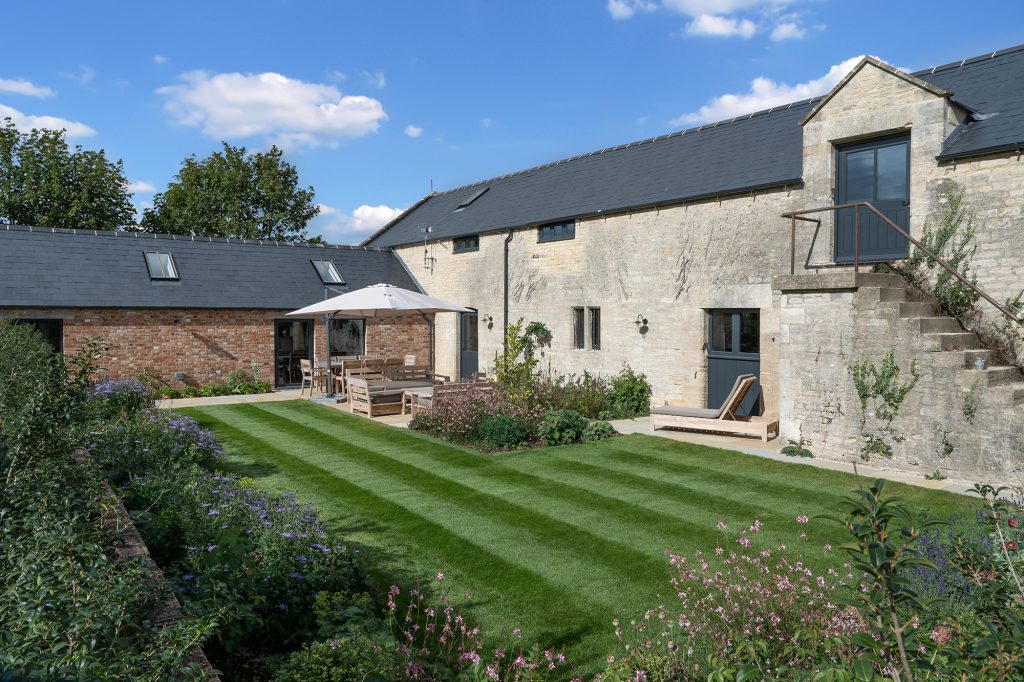 Corunium Construction · Bibury Farm Barns · Unique Redevelopment